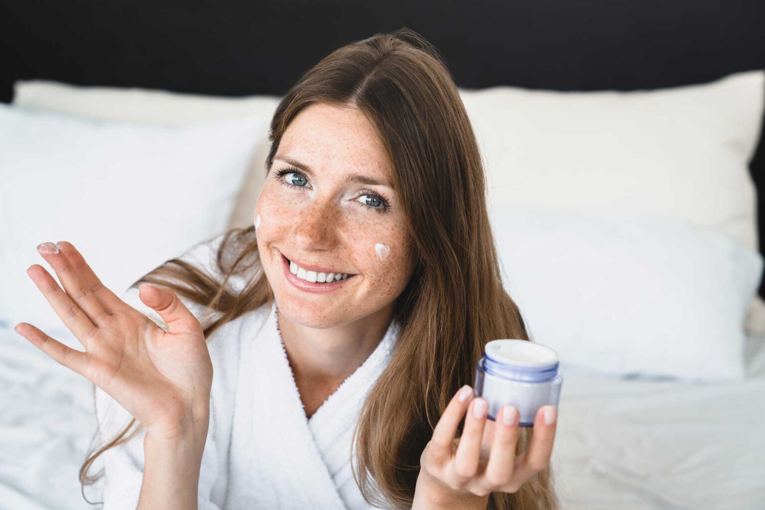 Day vs. Night Skincare: Why Both Creams are Essential